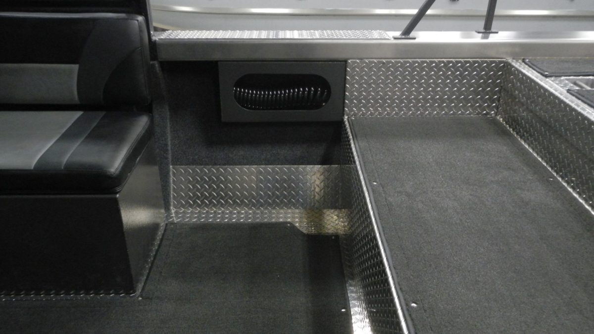 Mike V, 23′, Indmar Raptor 440 x Hamilton 212 – Bentz Boats