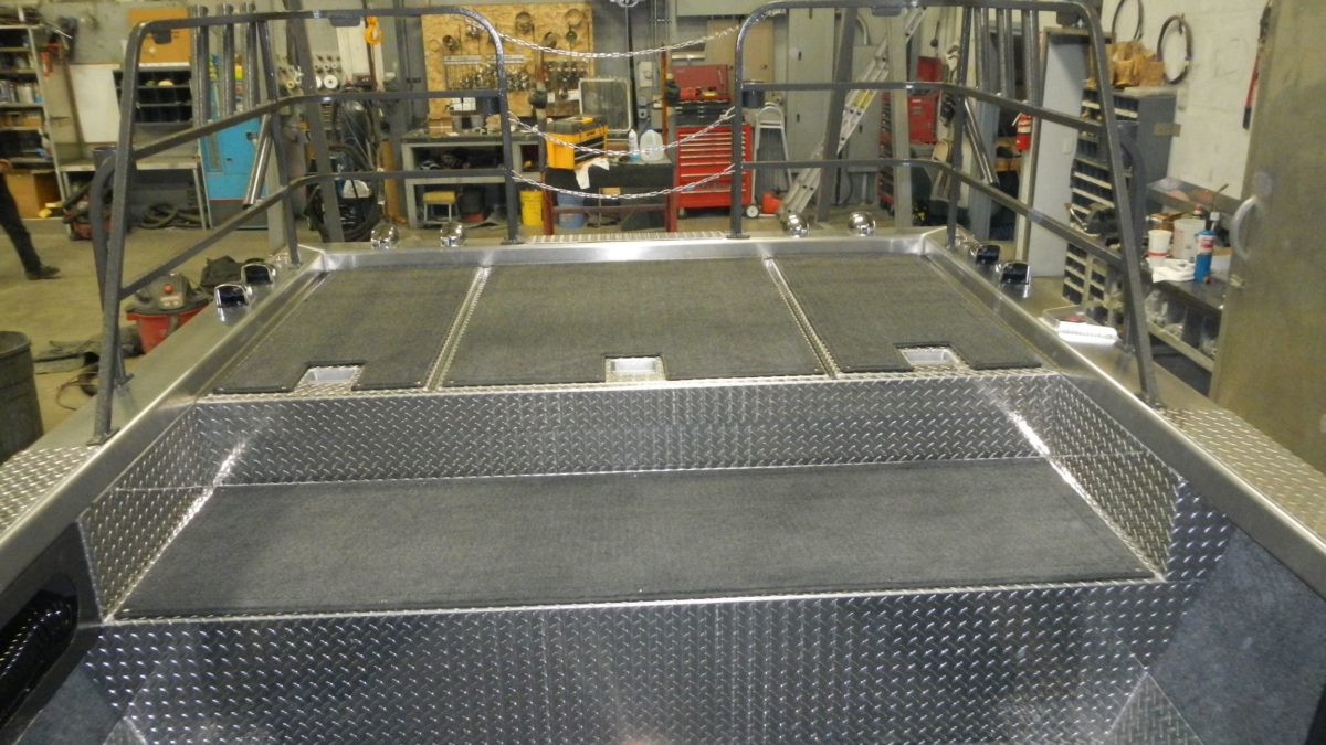 Mike V, 23′, Indmar Raptor 440 x Hamilton 212 – Bentz Boats