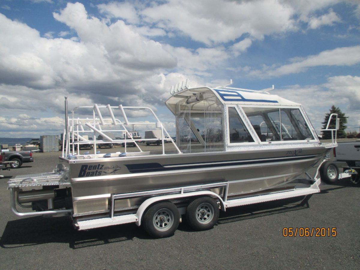 Ben B., 23′, Indmar Raptor 575 x Hamilton 241 – Bentz Boats